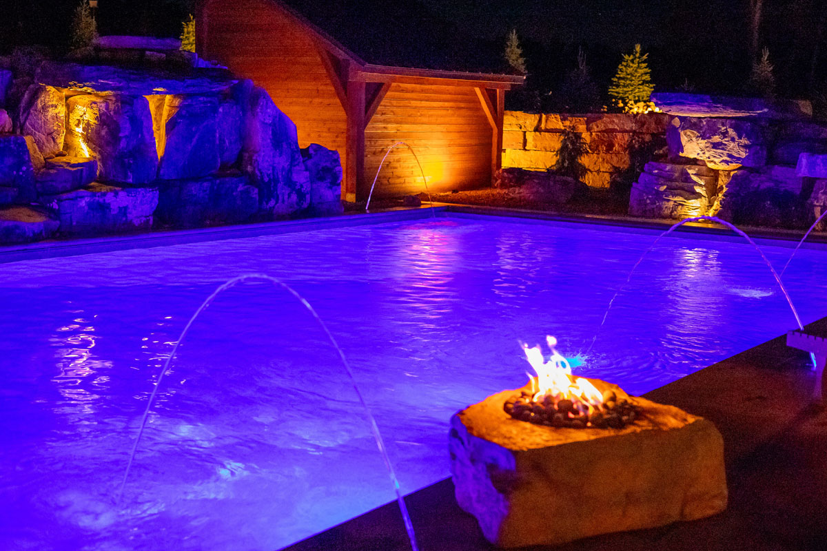 Striking Gold: Savage Pools’ Show-Stopping Vinyl Pool Turns Heads